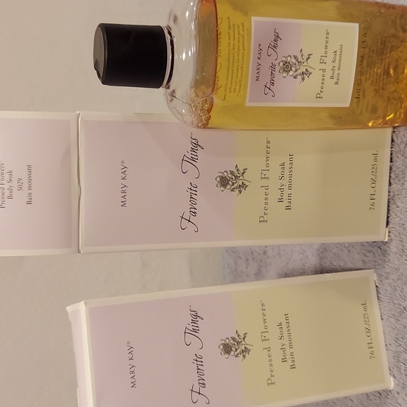 Mary Kay | Bath & Body | Pressed Flowers Body Wash | Poshmark